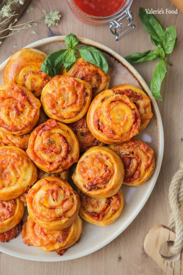 RULOURI DE PIZZA I Rețetă + Video - Valerie's Food